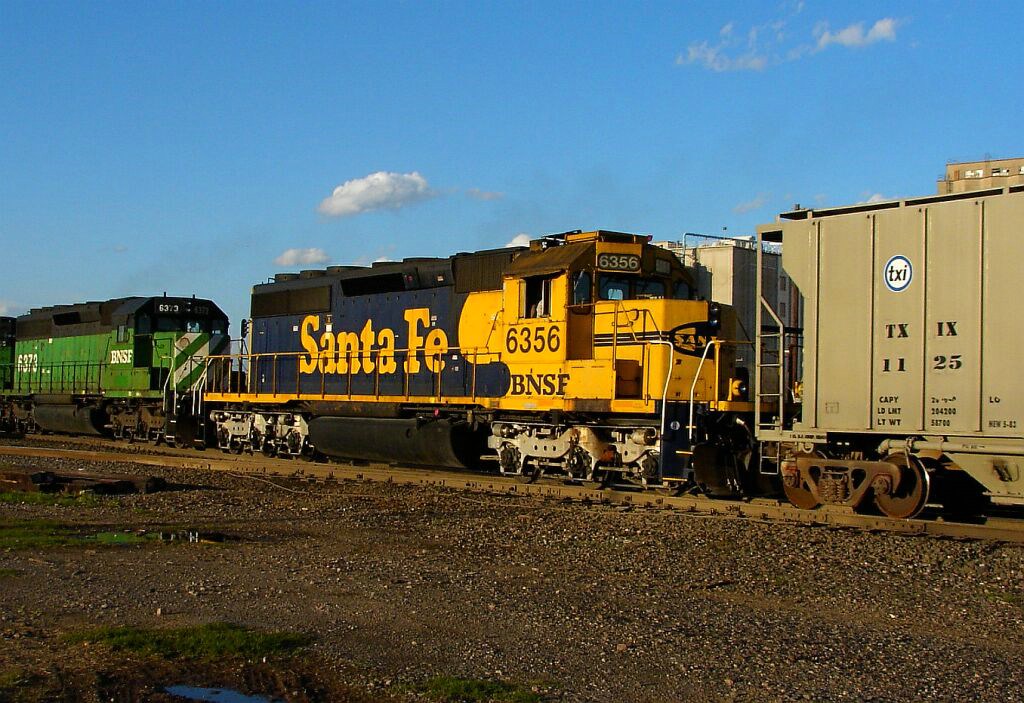 BNSF 6356 & TXIX 1125